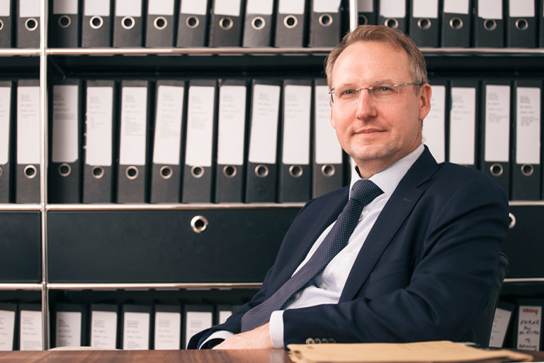 rechtsanwalt-frank-schneider-muenchen_portrait - Dr. Roder | Kullmann ...